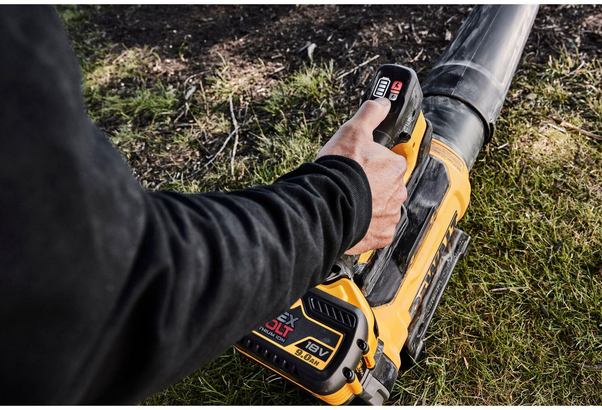 Bladblazer axiale XR 54V Flexvolt 9,0Ah Brushless - Dewalt - Manutan.nl